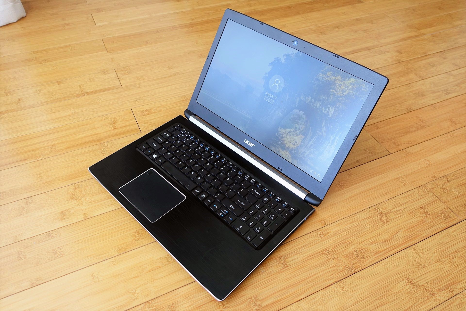 Review Laptop Acer Aspire 7 A715-71G